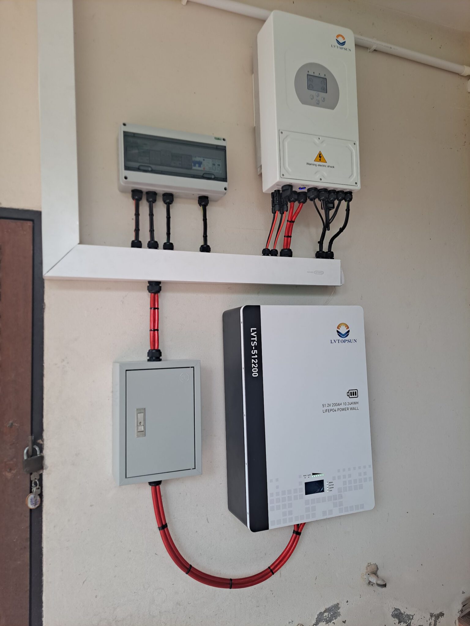 DEYE on/off grid inverter 1P SUN-5K-SG05LP1-EU | 5kW | Single Phase | 2 ...